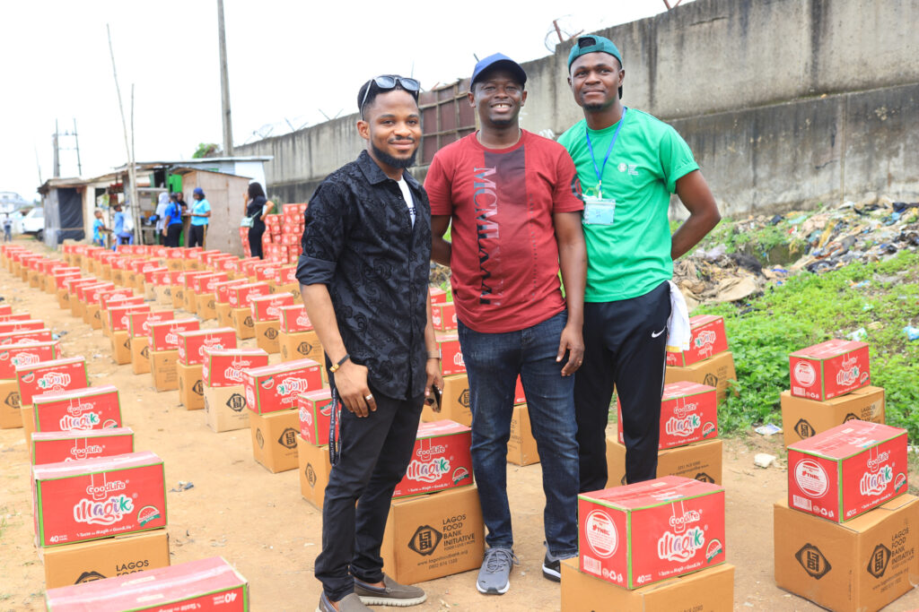 MICHAEL OLAJIDE PARTNERS WITH LAGOS FOOD BANK TO REACH RESILIENT WOMEN OF SHASHA/AKOWONJO ...